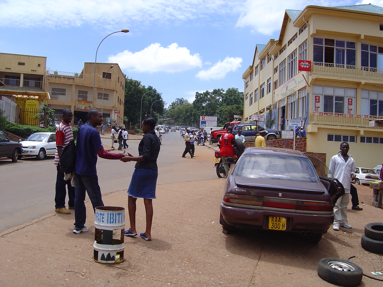 Rwanda_-_street_scene_in_Kigali | Fenntartható Fejlövés